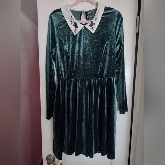 Hot Topic | Dresses | Green Velvet Disney Dress | Poshmark